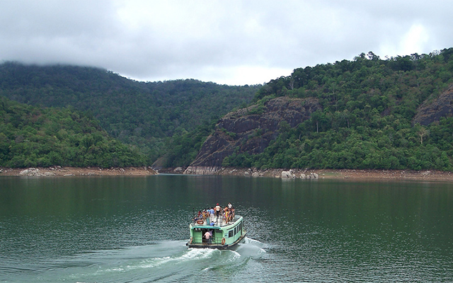 Kumar Palace 4 Star Leisure Hotel in Punalur Kollam